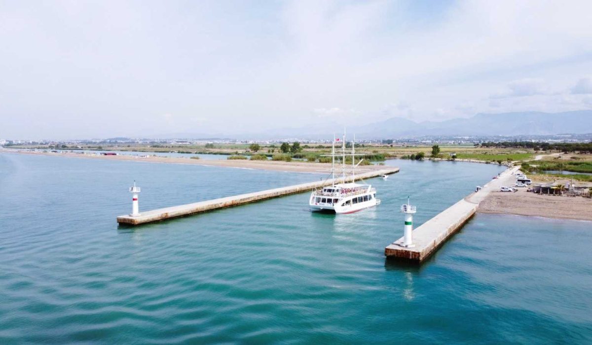 DER Deluxe Katamaran – DERTOUR Group Reiseleitung Türkische Riviera